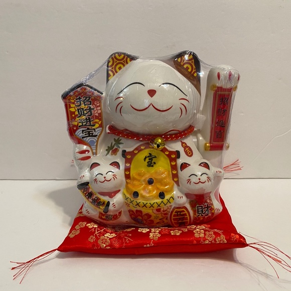Accents | Japanese Lucky Cat With Baby Cats Moving Arm Neko Yakushi ...